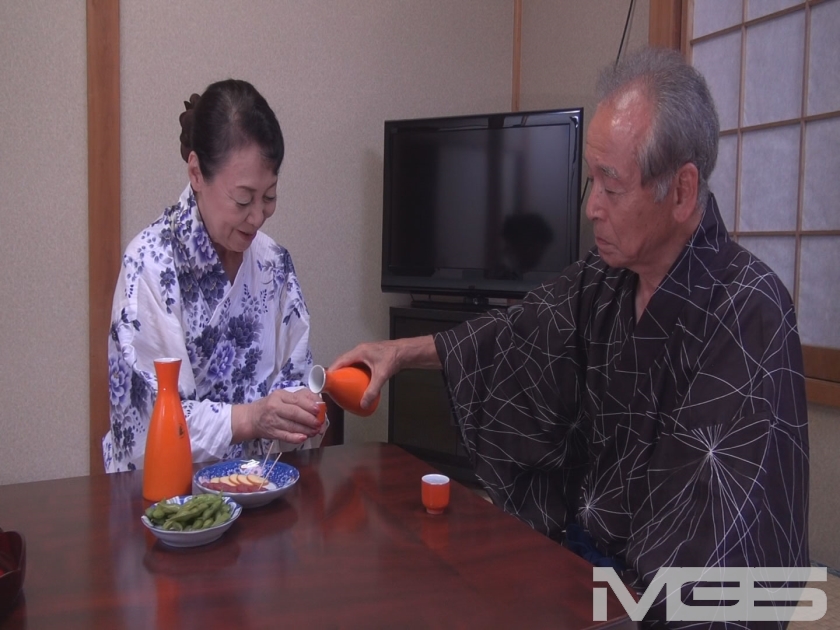 「老年交尾 七十歳カップルのおしどりフルムーン温泉旅」:mgs動画