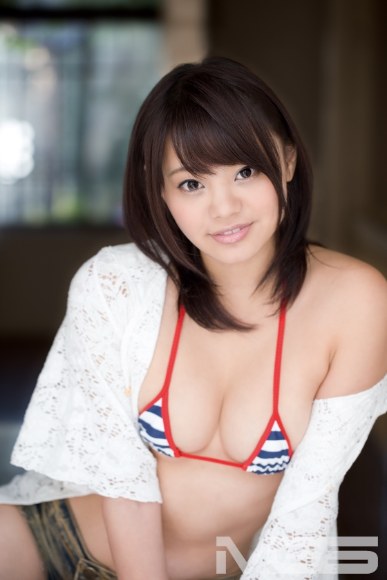 「エグ過ぎる露出が秋葉原で超話題の着エロアイドルが禁欲生活に耐えきれず 2年ぶりのセックスandavデビュー! 青山未来」:mgs動画