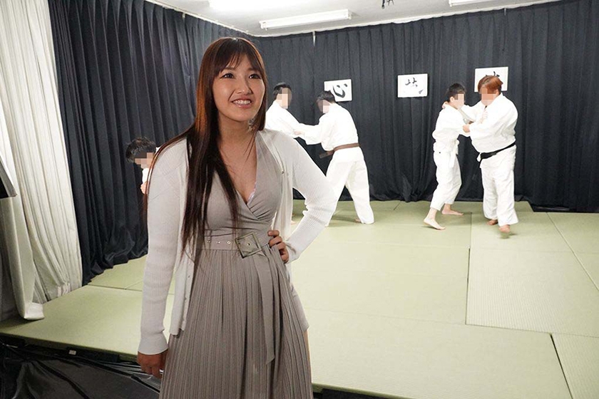 ギャルママ柔道家 県大会優勝の実力で負けたら の5本試合に殴り込み！100キロ豚を一本背負いで投げ散らす！ 池田凪紗 : プレステージ速報