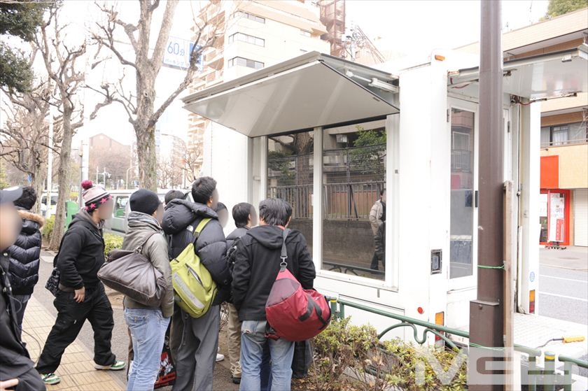 「南ともか×マジックミラー号 彼女が通う大学の前にmm号を停めて友達の前で超羞恥sex」:エロ動画・アダルトビデオ Mgs動画<プレステージ